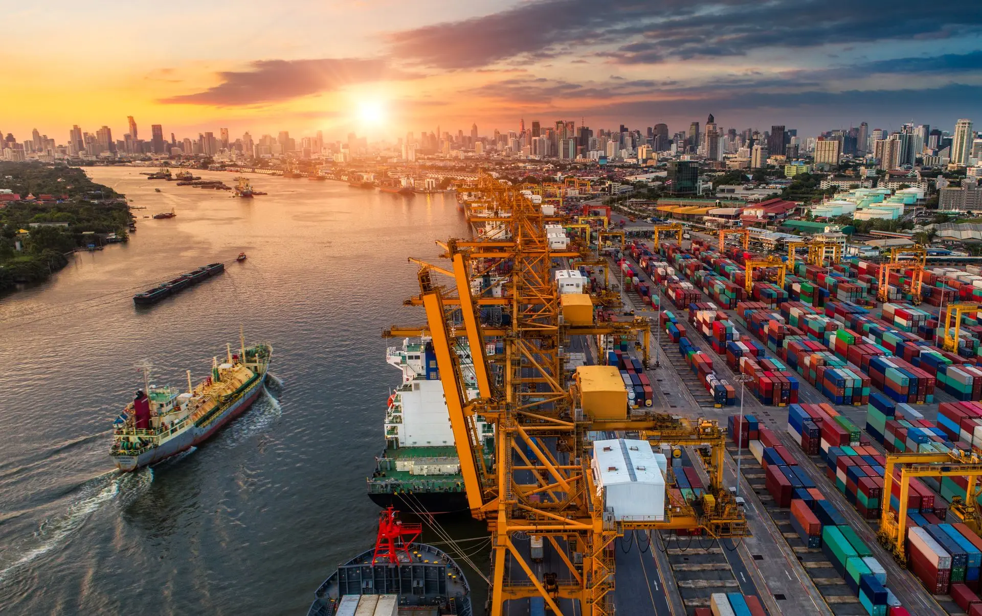 Navigating Supply Chain Disruptions in the AI Age: | Anamax Group